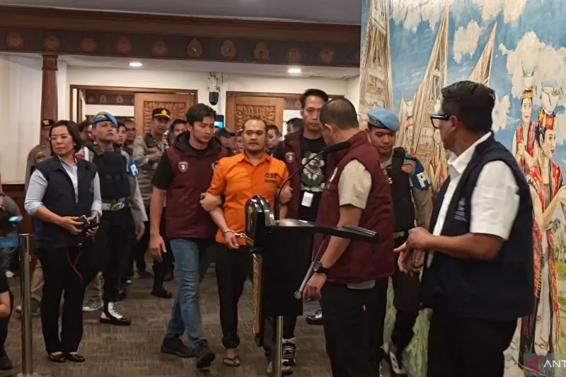 Polri Ekstradisi Buron Interpol ke Thailand melalui Bandara Soetta ...